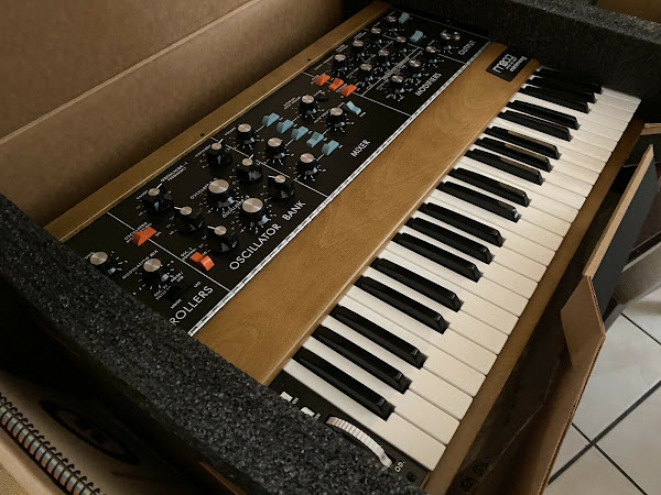 MATRIXSYNTH: Moog Minimoog Model D Reissue
