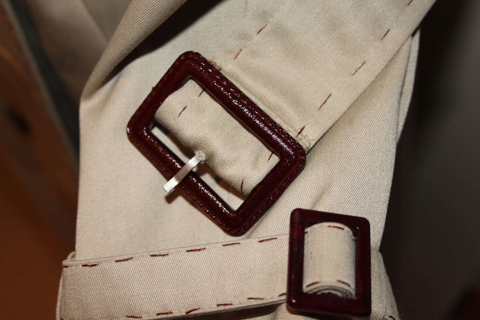 Leona's Make, Do and Mend: Raincoat Revamp!......... Do it like Audrey