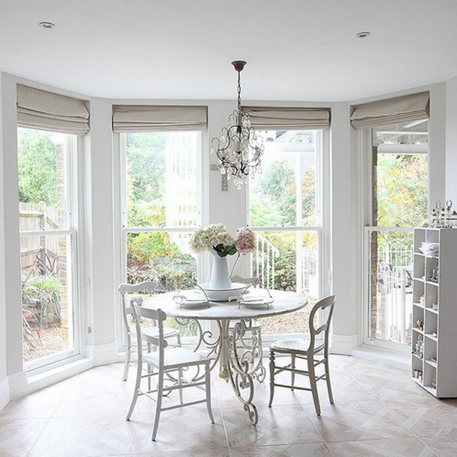 Decor Inspiration White Decorating in the English countryside. | Cool ...
