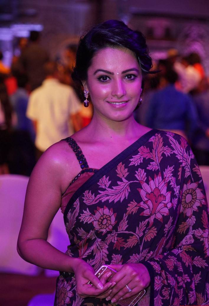 Anita Hassanandani Reddy Latest Hot Spicy Sleveless Traditional Red Saree Photoshoot Images At