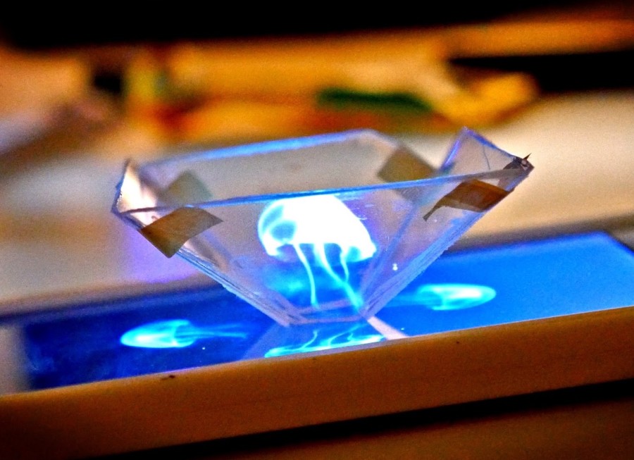 Mobile Phone Hologram Illusion from CD case - Do it Yourself