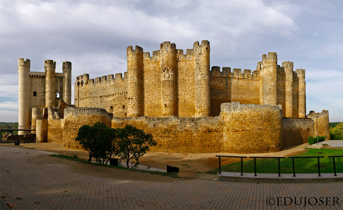 EDUJOSER: CASTILLO DE VALENCIA DE DON JUAN (León)