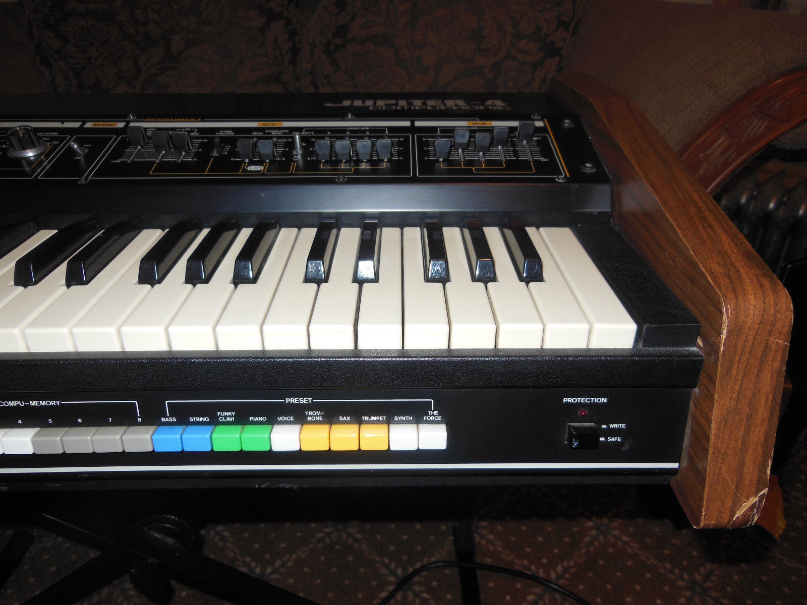 MATRIXSYNTH: Vintage Roland Jupiter 4 - Compuphonic Synthesizer ...