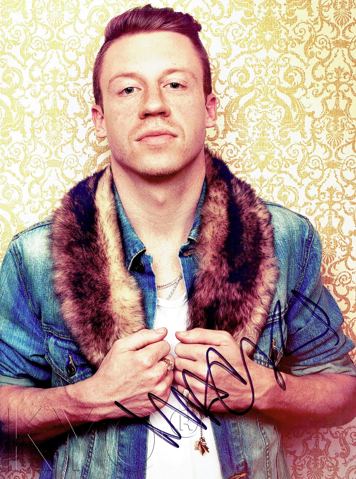 Chris Autographs: Macklemore