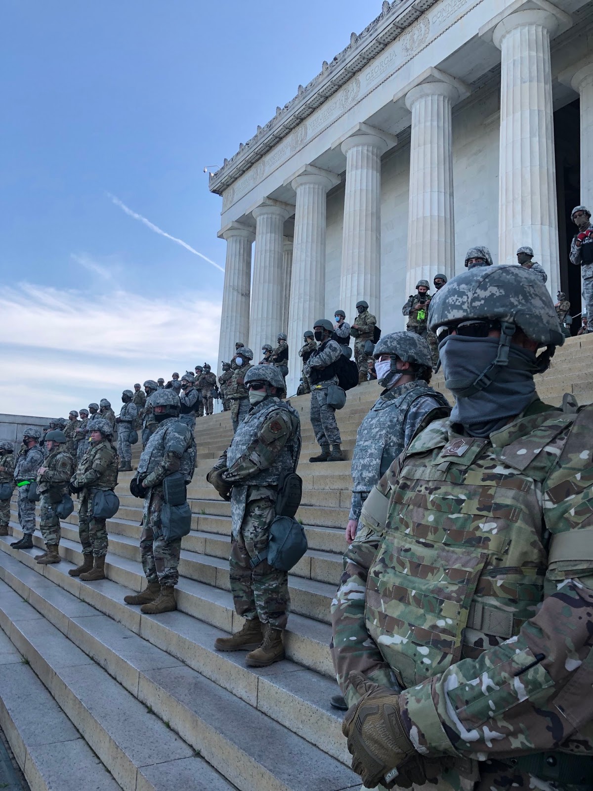 War News Updates: National Guard Troops Lined Up On The Steps Of The ...