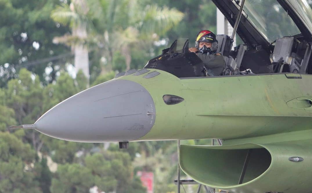 FDRA - Fuerza Aérea: Indonesia: Entregan 3er F-16 A/B modernizado al ...