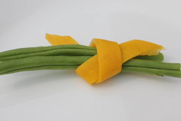 Garnishing with Bundles, Ties and Bows - Ribbons to Pastas