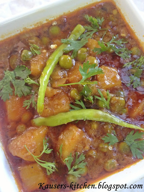 Kausers Kitchen: Aloo matar ki sabzi - Potato and green peas curry
