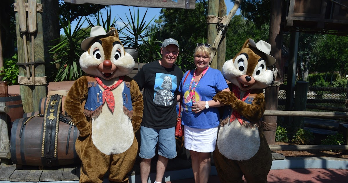 Disney Tidbits from a Disney Nut: Well, HOWDY! THROWBACK THURSDAY!