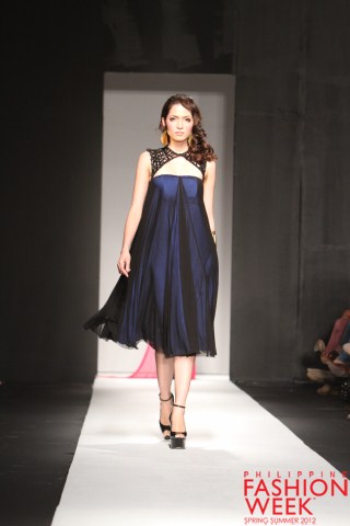 Philippine Fashion Week Spring/Summer 2012 - Sony Luxewear feat. Pablo ...