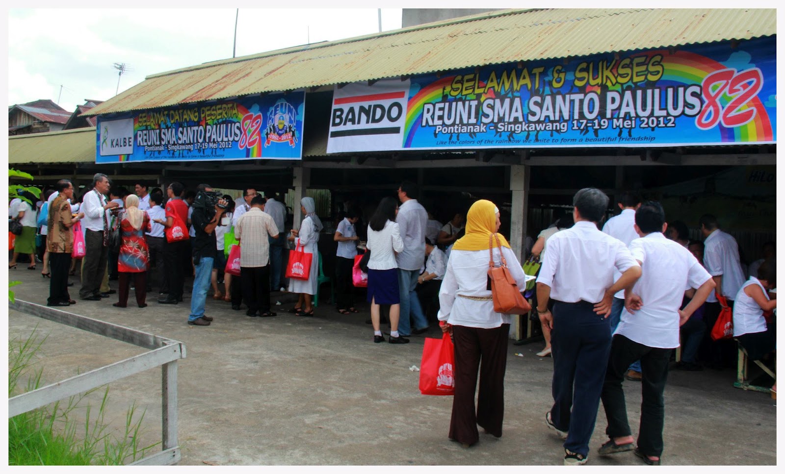 SMA SANTO PAULUS 82 Pontianak: FOTO REUNI SMA SANTO PAULUS 82, 17-19 ...