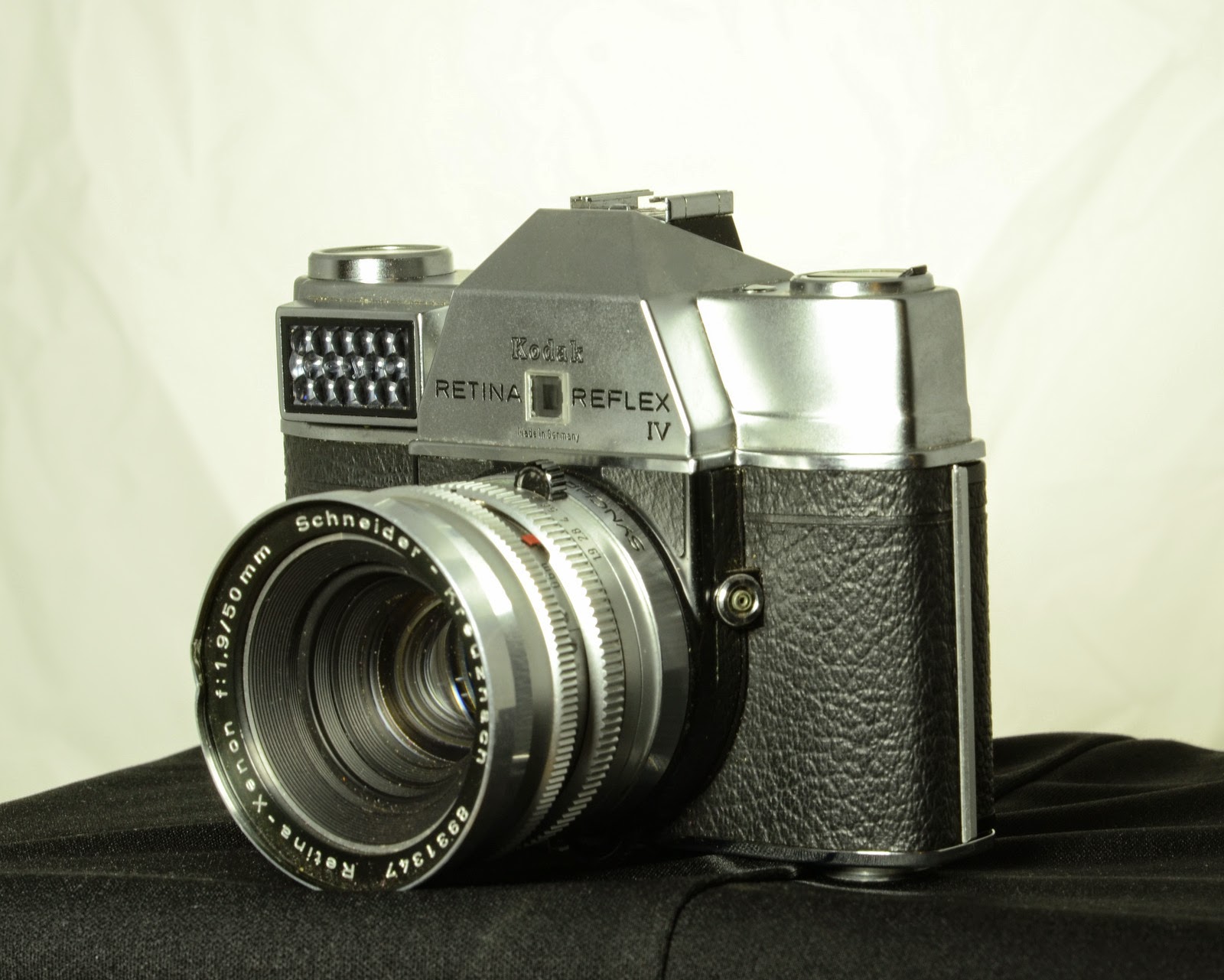 Vintage Camera House: Kodak Retina Reflex IV