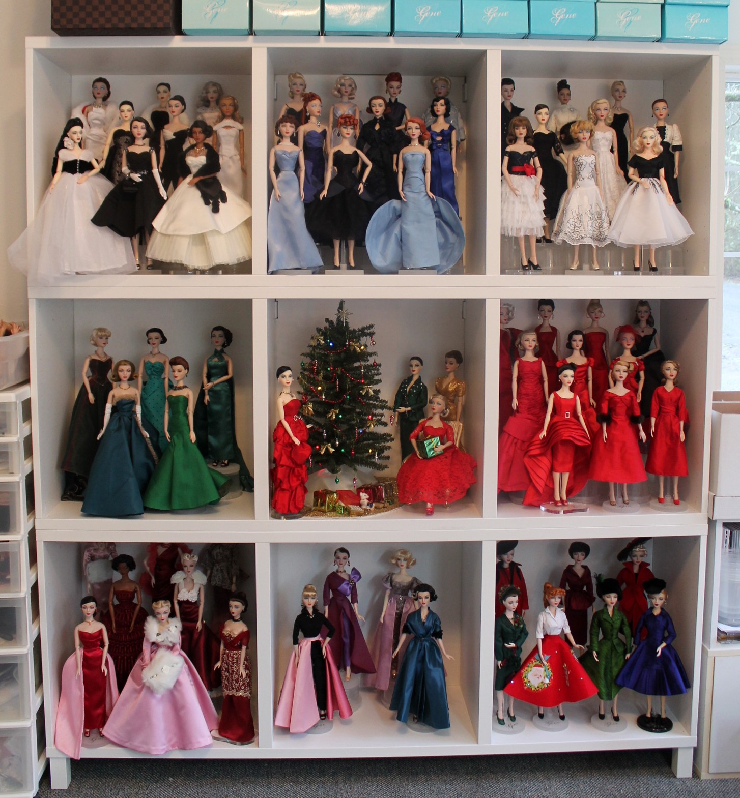 Diane on Whidbey Island: 2016-2017 Winter Doll Display