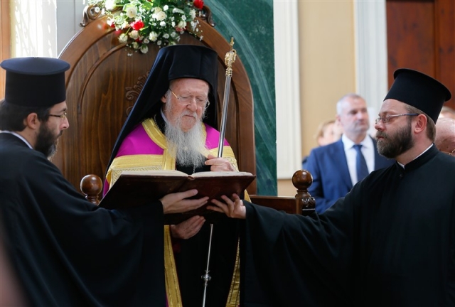 ΦΩΣ ΦΑΝΑΡΙΟΥ: Η ΧΕΙΡΟΤΟΝΙΑ ΤΟΥ ΕΠΙΣΚΟΠΟΥ ΕΡΥΘΡΩΝ ΑΠO ΤΟΝ ΟΙΚΟΥΜΕΝΙΚΟ ...