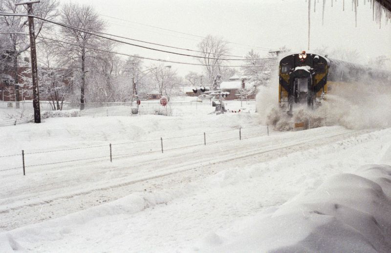 24 Amazing Color Photos Capture Chicago's Street Scenes During the ...