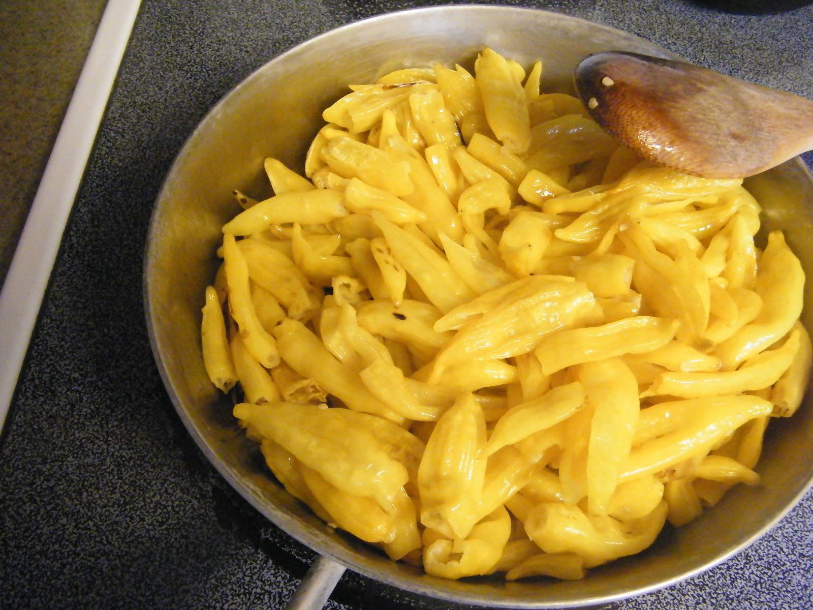 Home of a Feral Biologist: Homemade Lemon Drop Hot Pepper Sauce