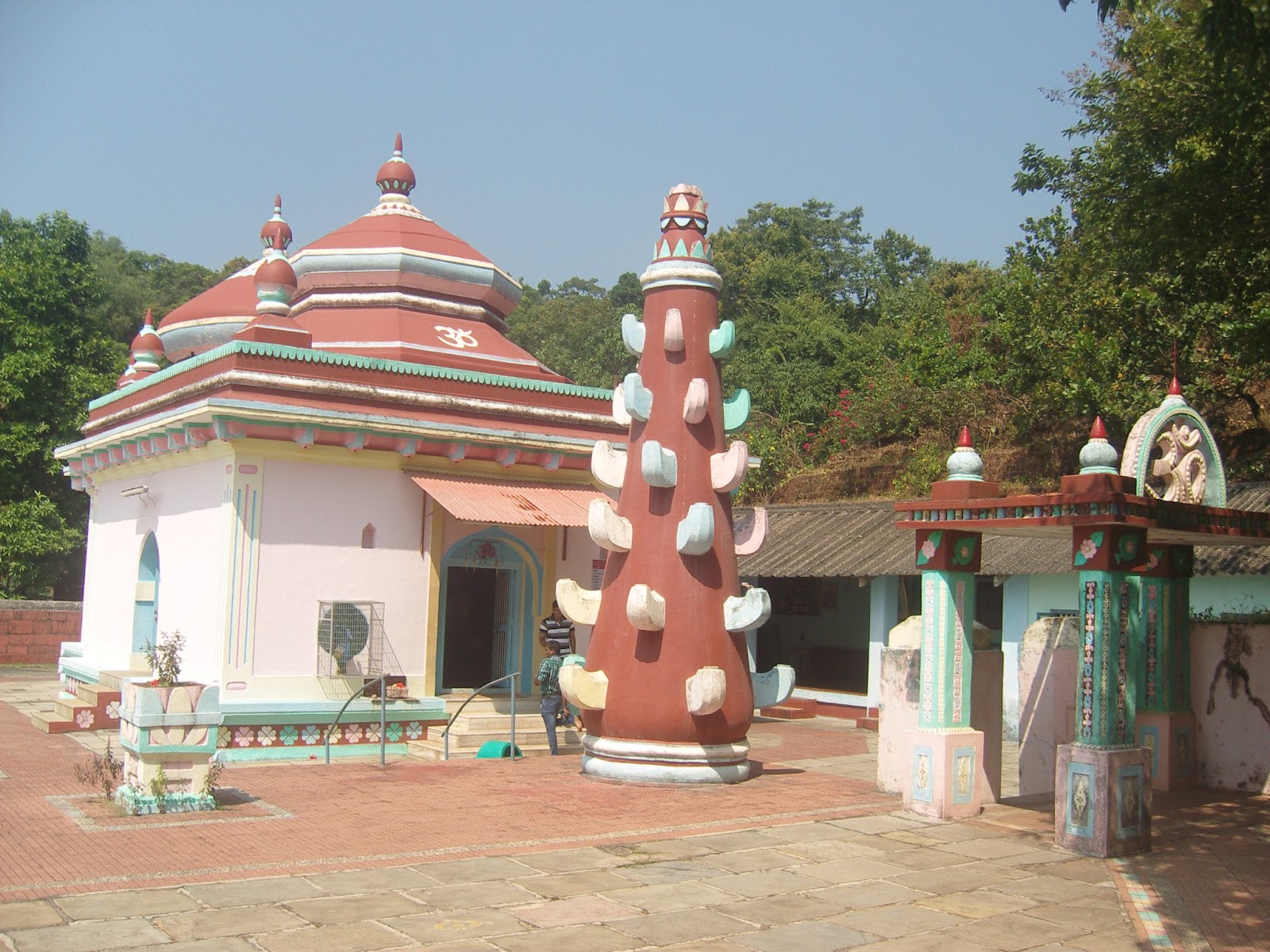 Beautiful Konkan!!: Hedvi and Velneshwar temples-near Guhagar.