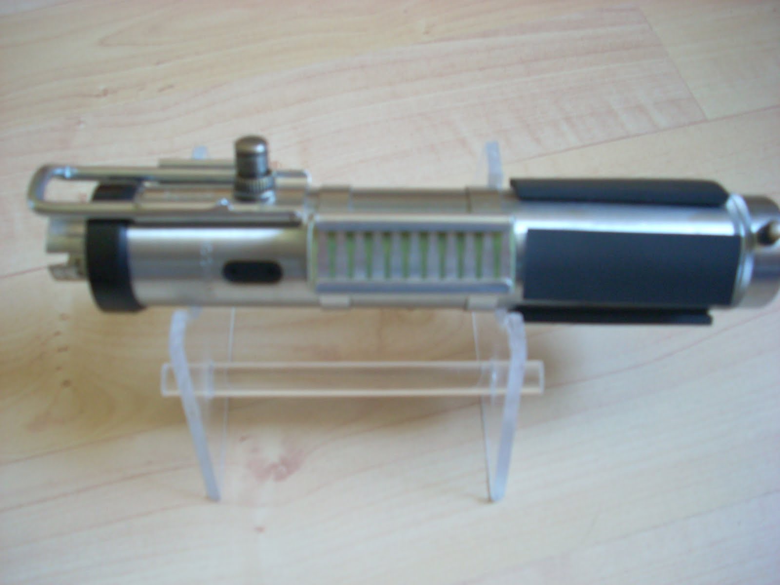 LIGHTSABER TEST: Even Piell custom lightsaber