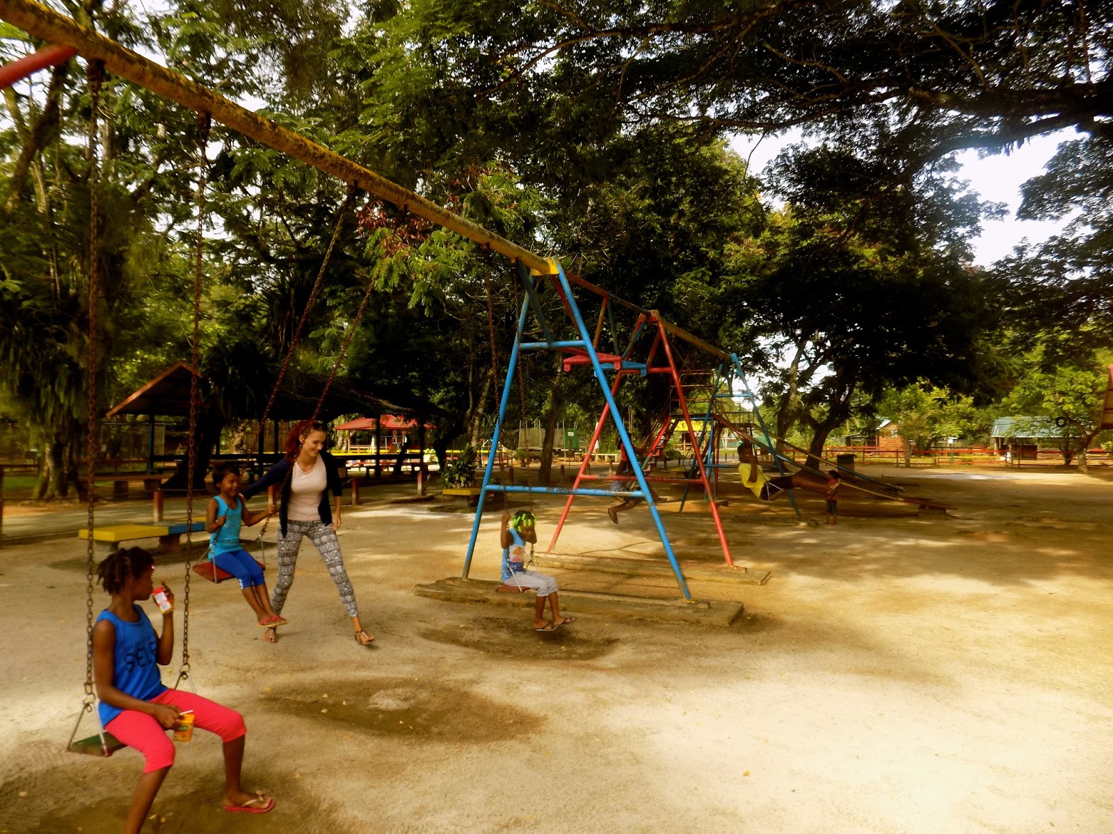 Sara In Suriname: Dag 109: Uitstap naar Paramaribo Zoo met de Kennedy ...