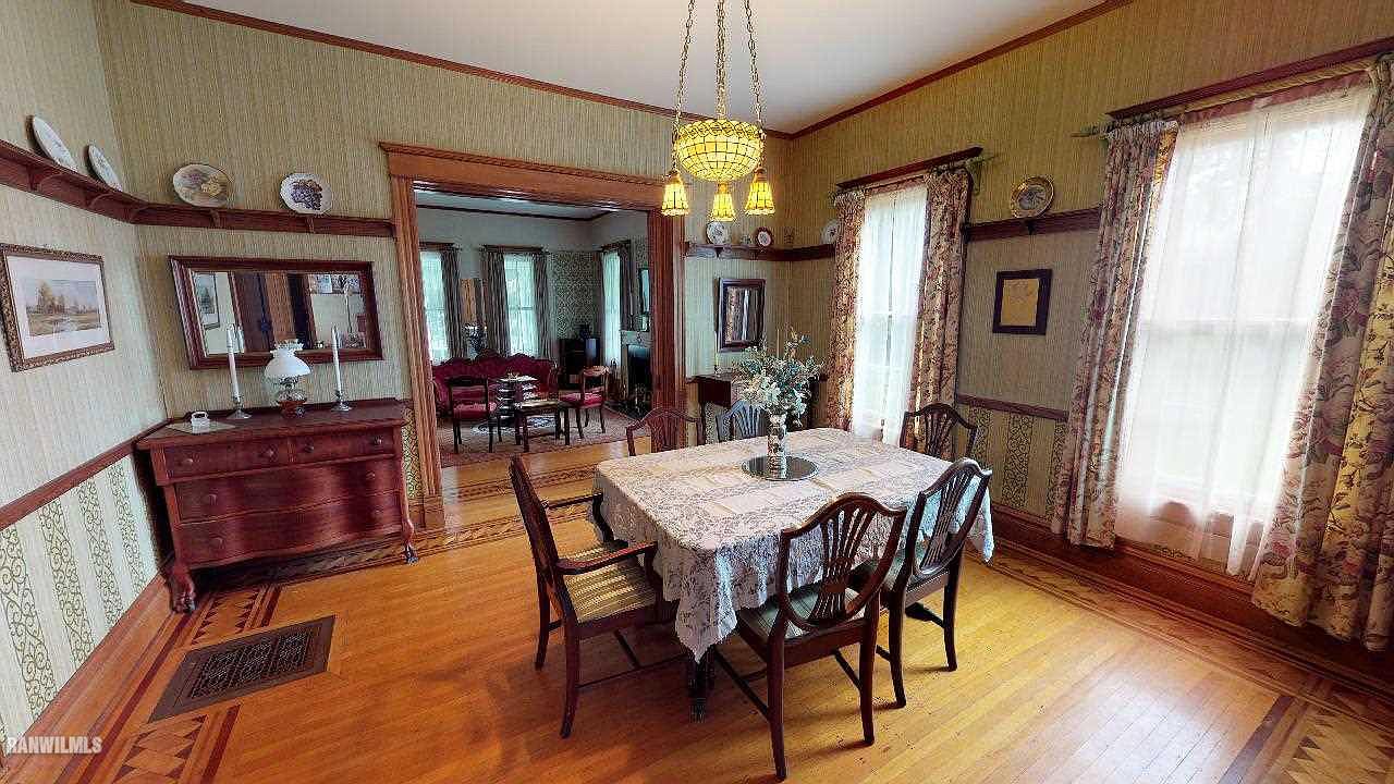 Sweet House Dreams: 1898 Queen Anne Victorian in Chadwick, Illinois