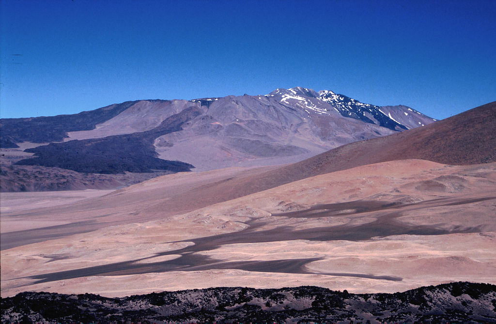 World top 10 highest active Volcanoes - Geography for You