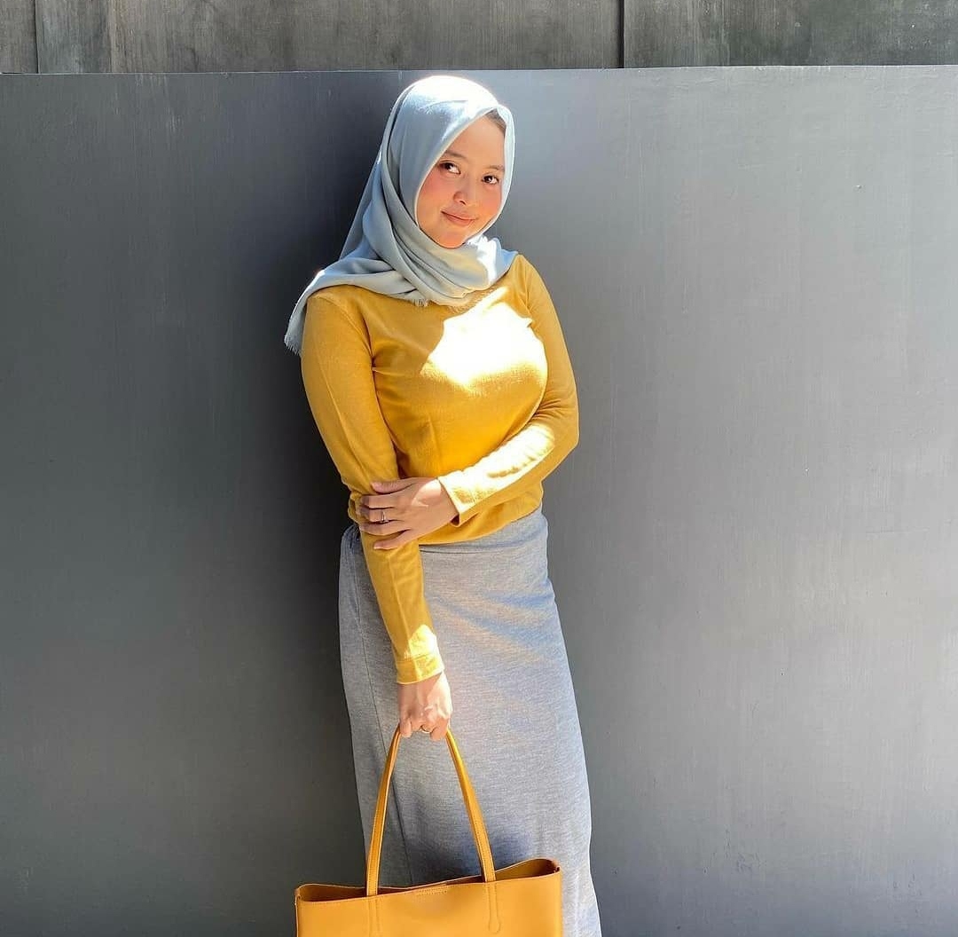 Kumpulan Update Foto + Video Ukhti Susu Besar Siap Remas dan Perah