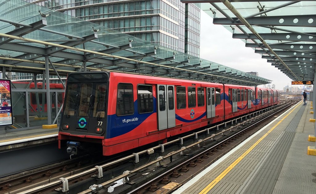 British Diesels and Electrics: Docklands Light Railway B90/B92/B2K Stock