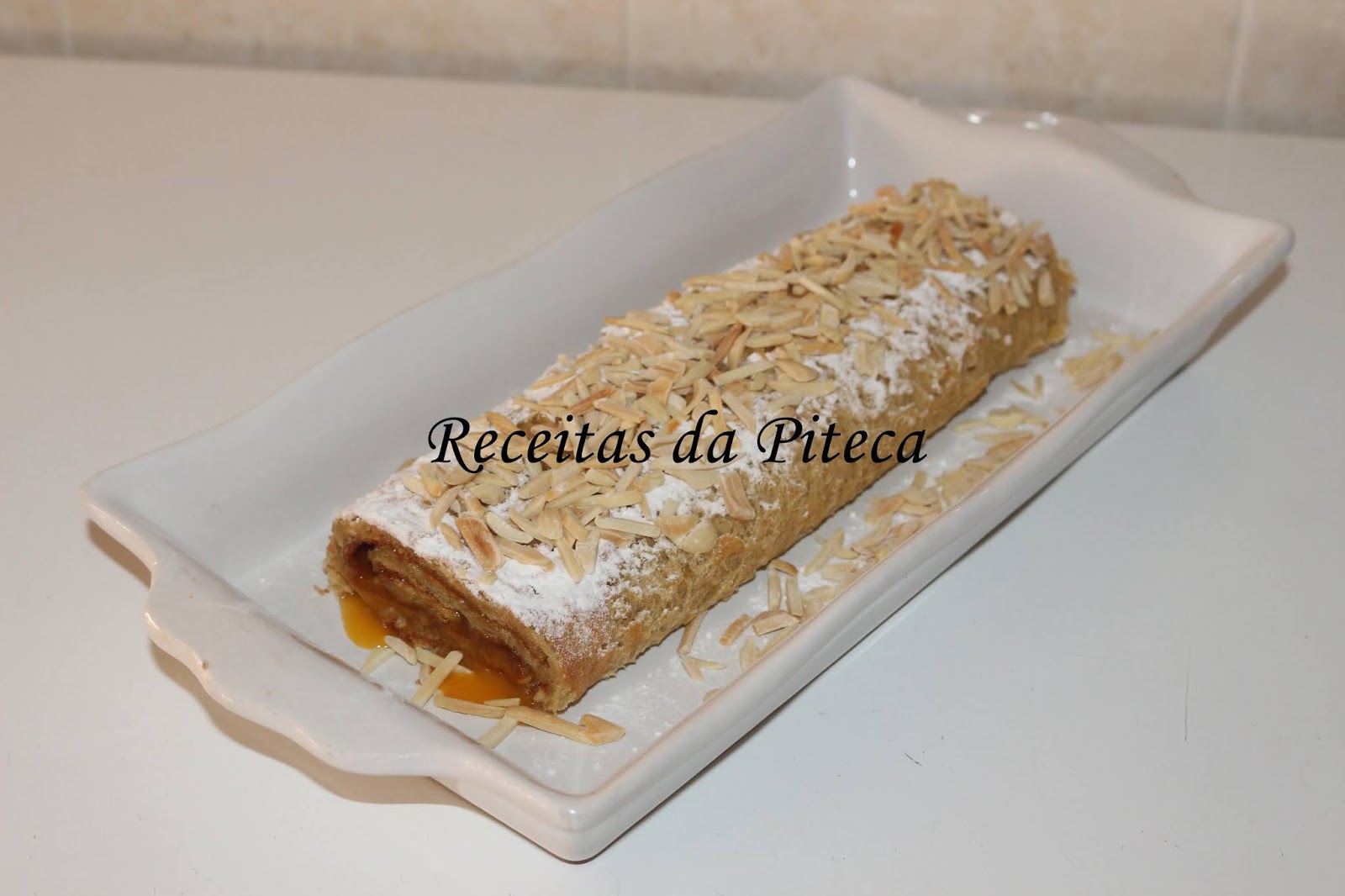 Torta enrolada de amêndoas | Receitas da Piteca