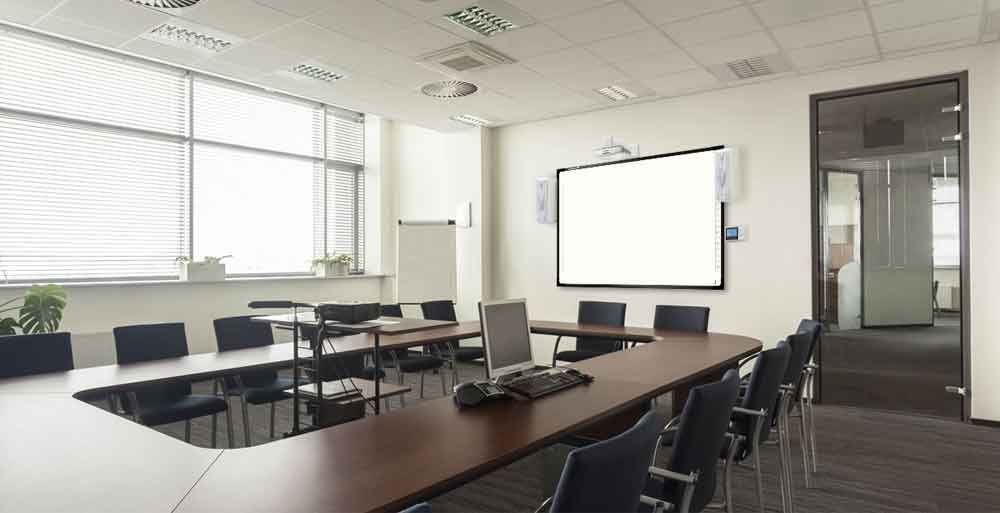 Interactive Whiteboard in the Classrooms - Pros and Cons