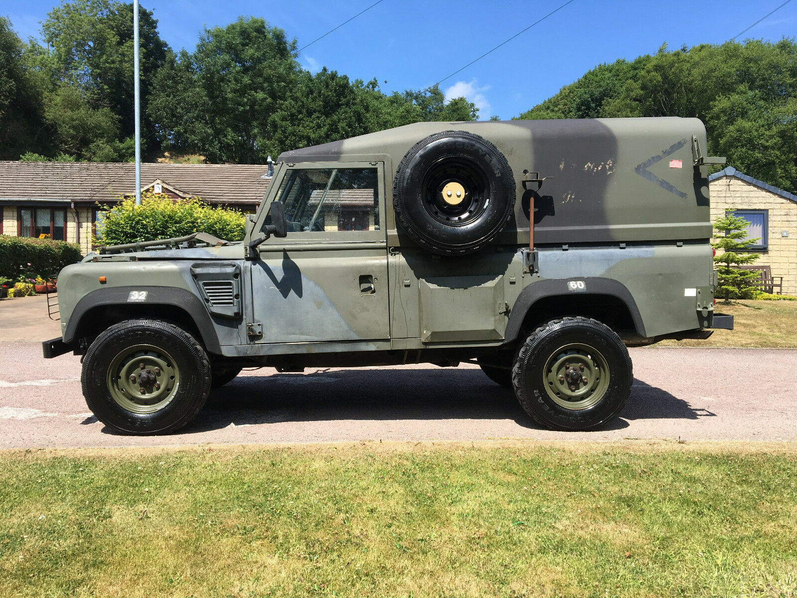 Landrover Defender: Land Rover Defender Wolf 110 XD TUM Hard Top Remus ...