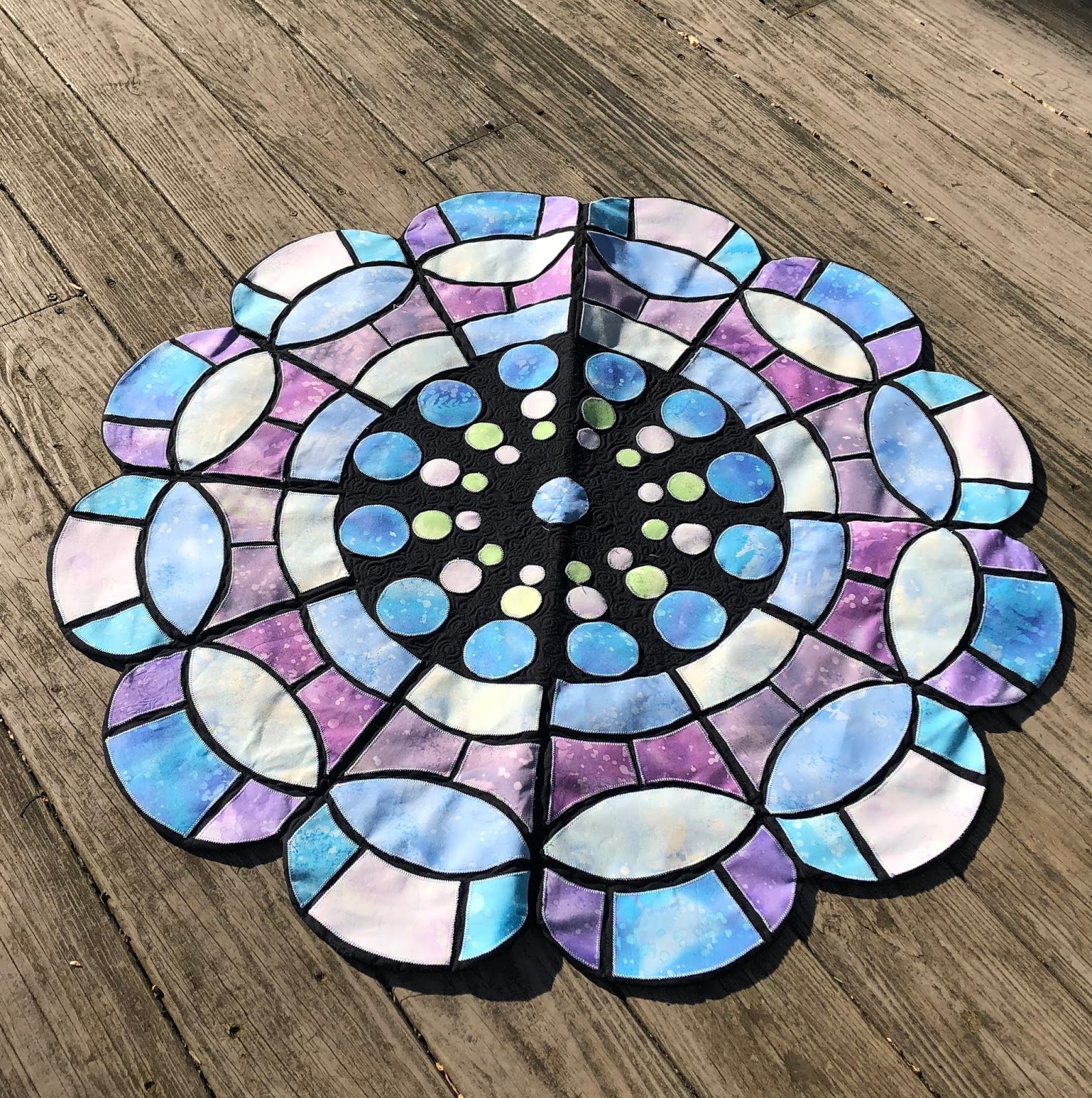 Debby Brown Quilts: New Online Class -- Church Window Medallions (part 1)