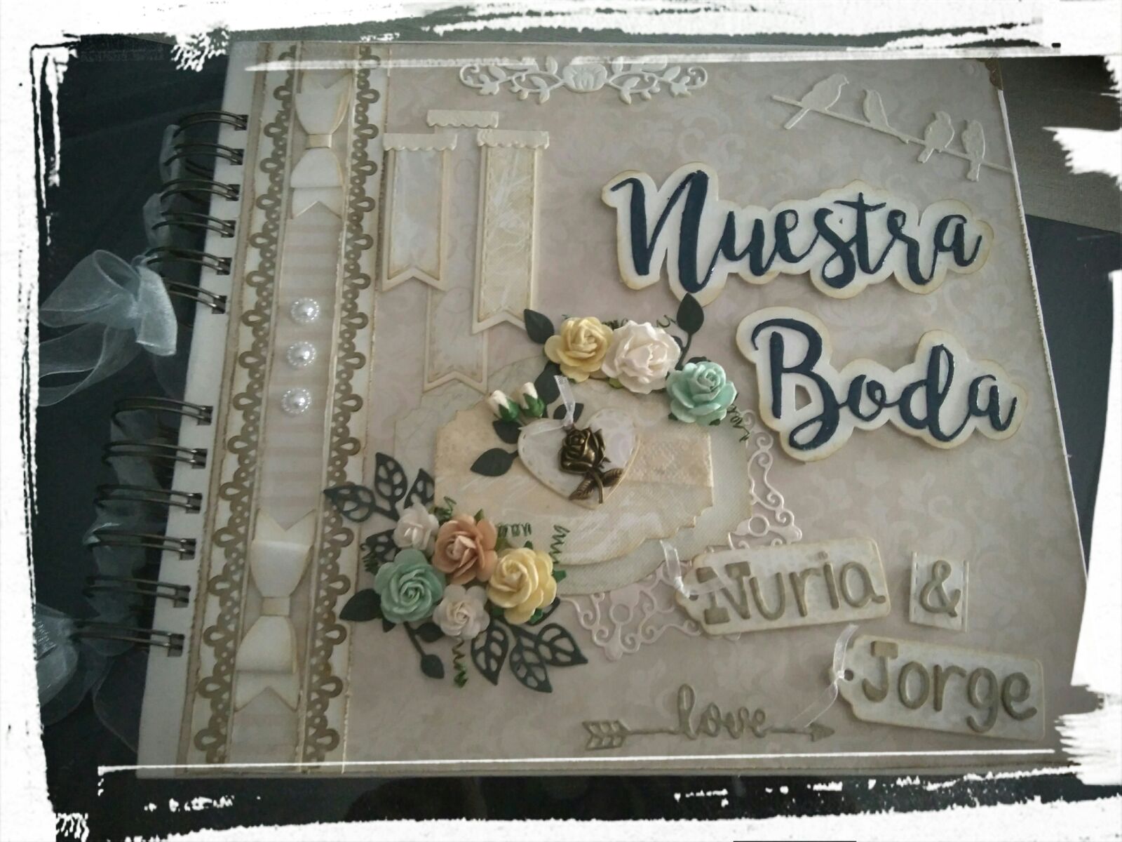 Tela, papel, tijeras.: ÁLBUM DE BODAS.