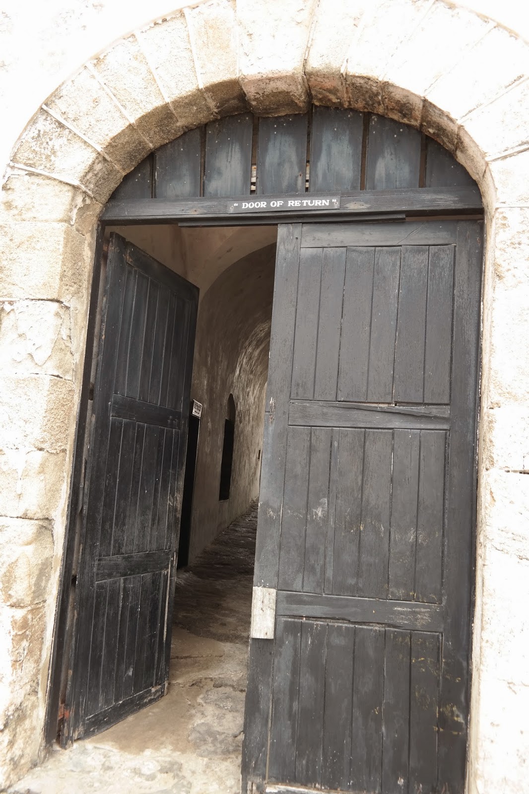 LILLY'S WORLD STORIES: The gate of no return