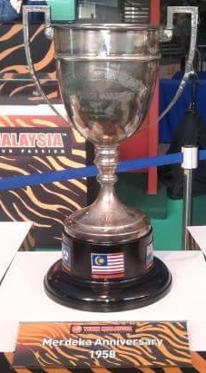 KelabJersiKita: A Wrong Reproduction of Merdeka Cup 1958 Replica Trophy