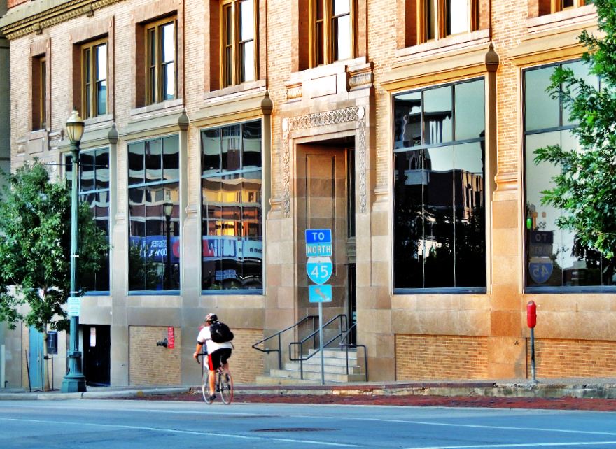 Houston in Pics: Bayou Lofts