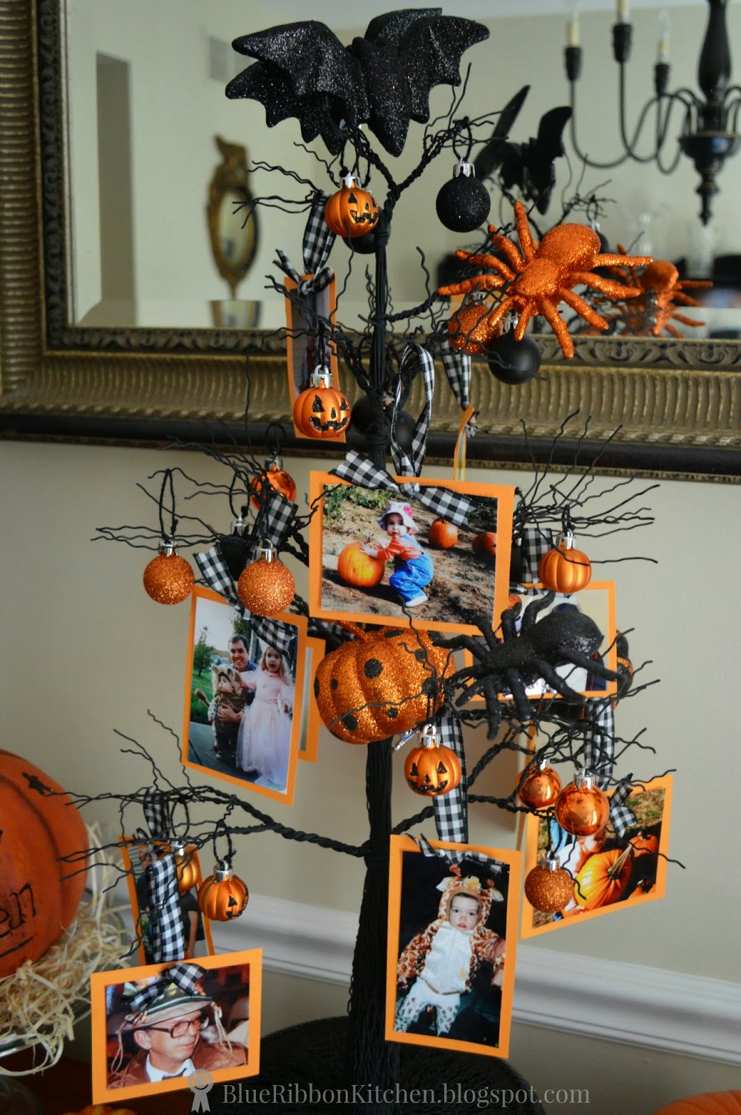 Blue Ribbon Kitchen: HALLOWEEN PHOTO FAMILY TREE