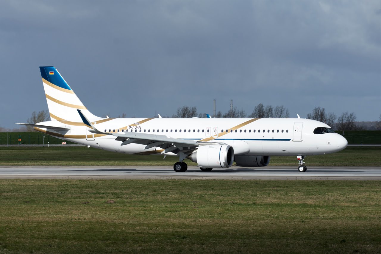 Airbus Hamburg Finkenwerder News: A320-251N, Comlux KZ, UP-A2002 (MSN ...