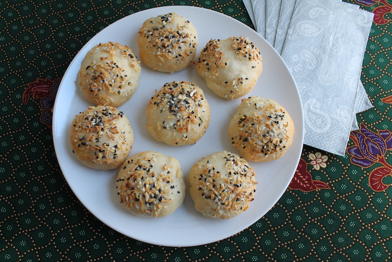 Food Lust People Love: Stuffed Bagel Balls