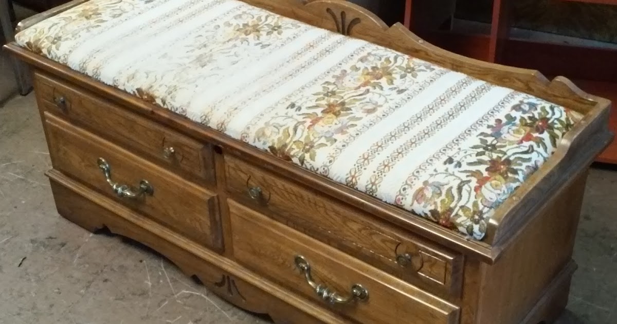 UHURU FURNITURE & COLLECTIBLES: SOLD Lane Cedar Chest with Bench Cover ...