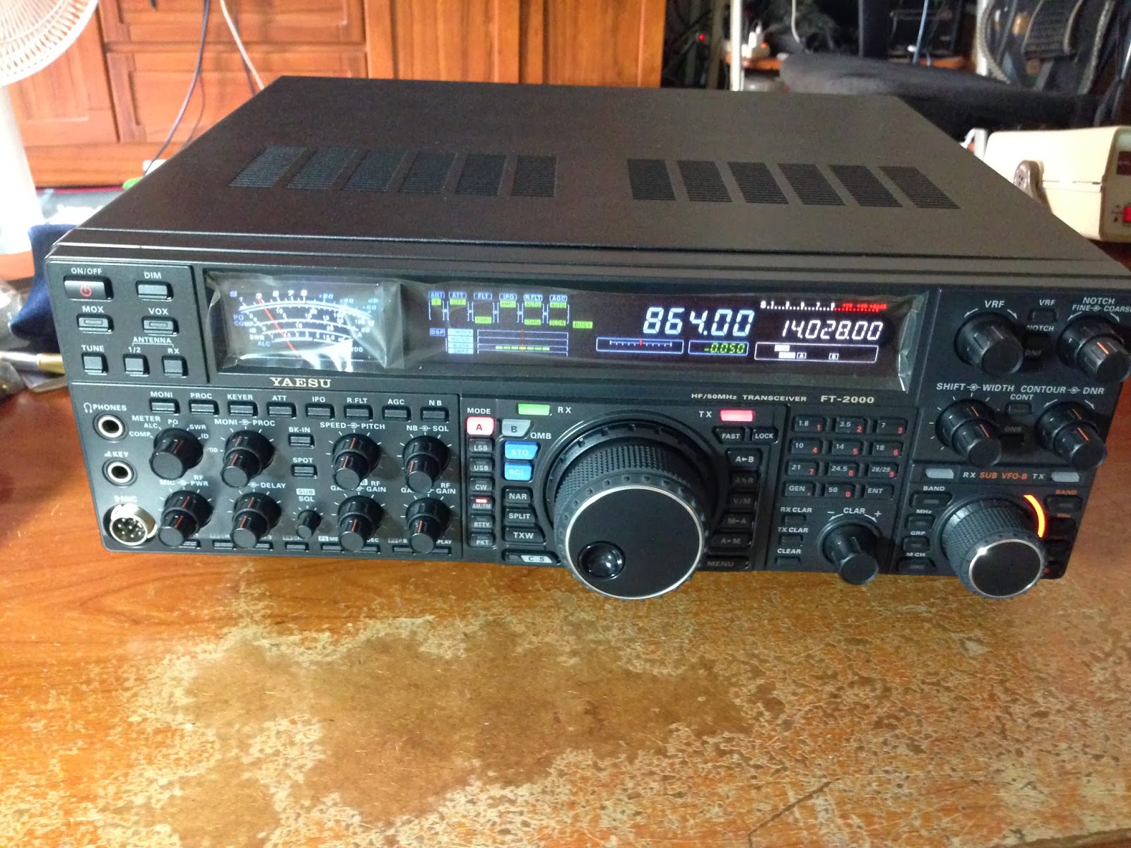 BV7CW: YAESU FT-2000 內外皆美