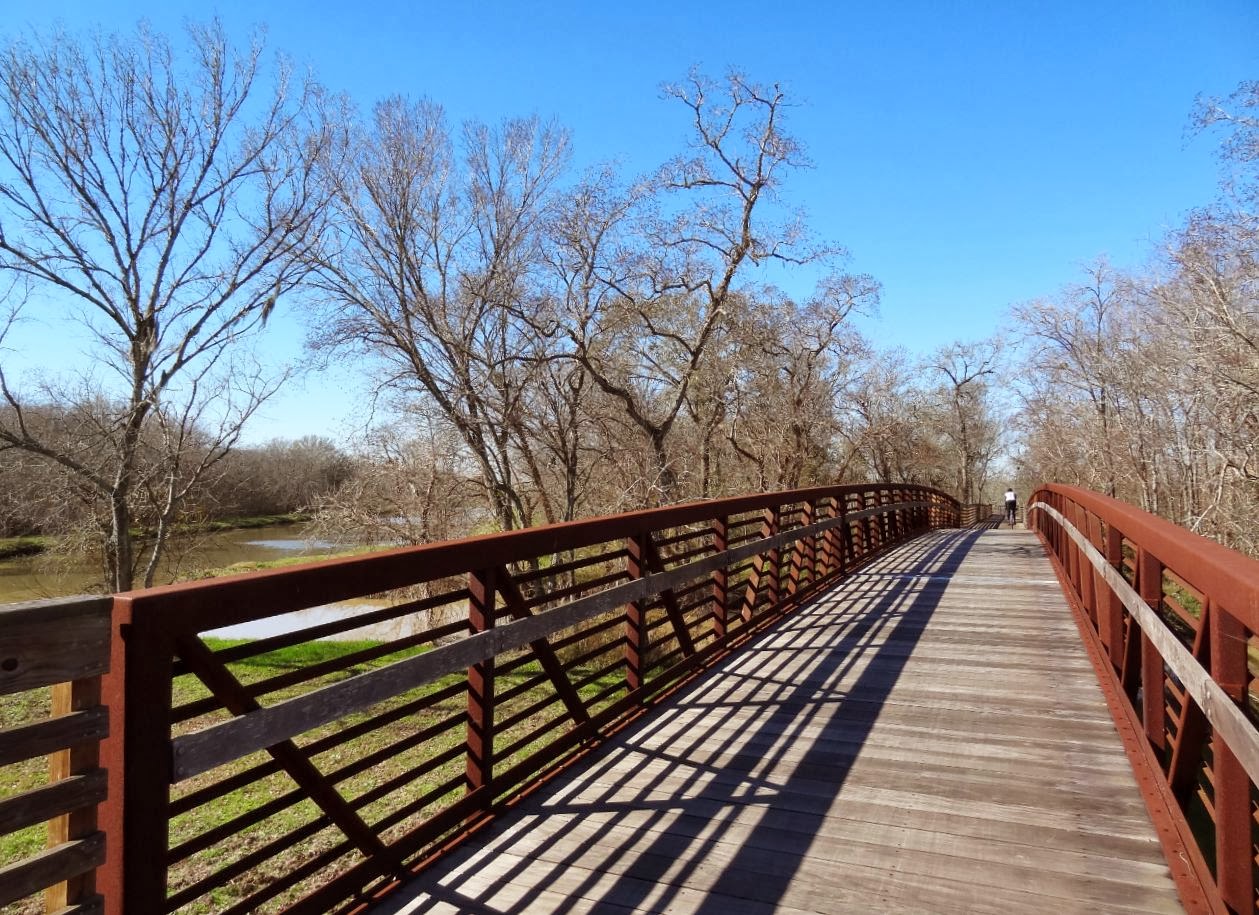 H-Town-West Photo Blog: Boardwalk and bridge over Buffalo Bayou inside ...