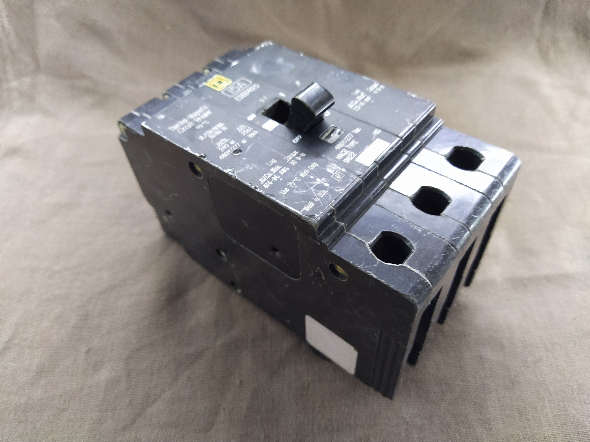 SQUARE D EDB34015 THERMAL MAGNETIC CIRCUIT BREAKER 15A