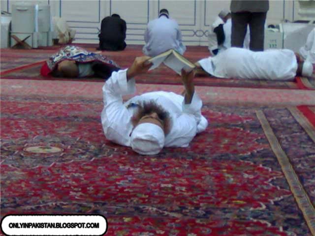 Funny Pakistani Molvi ~ Only In pakistan