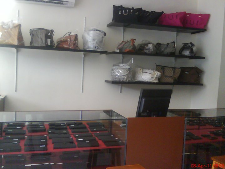 Bahtiar Nugroho Jati: LABA-LABA Reparasi Tas, Sepatu, Koper, Sofa, Dll