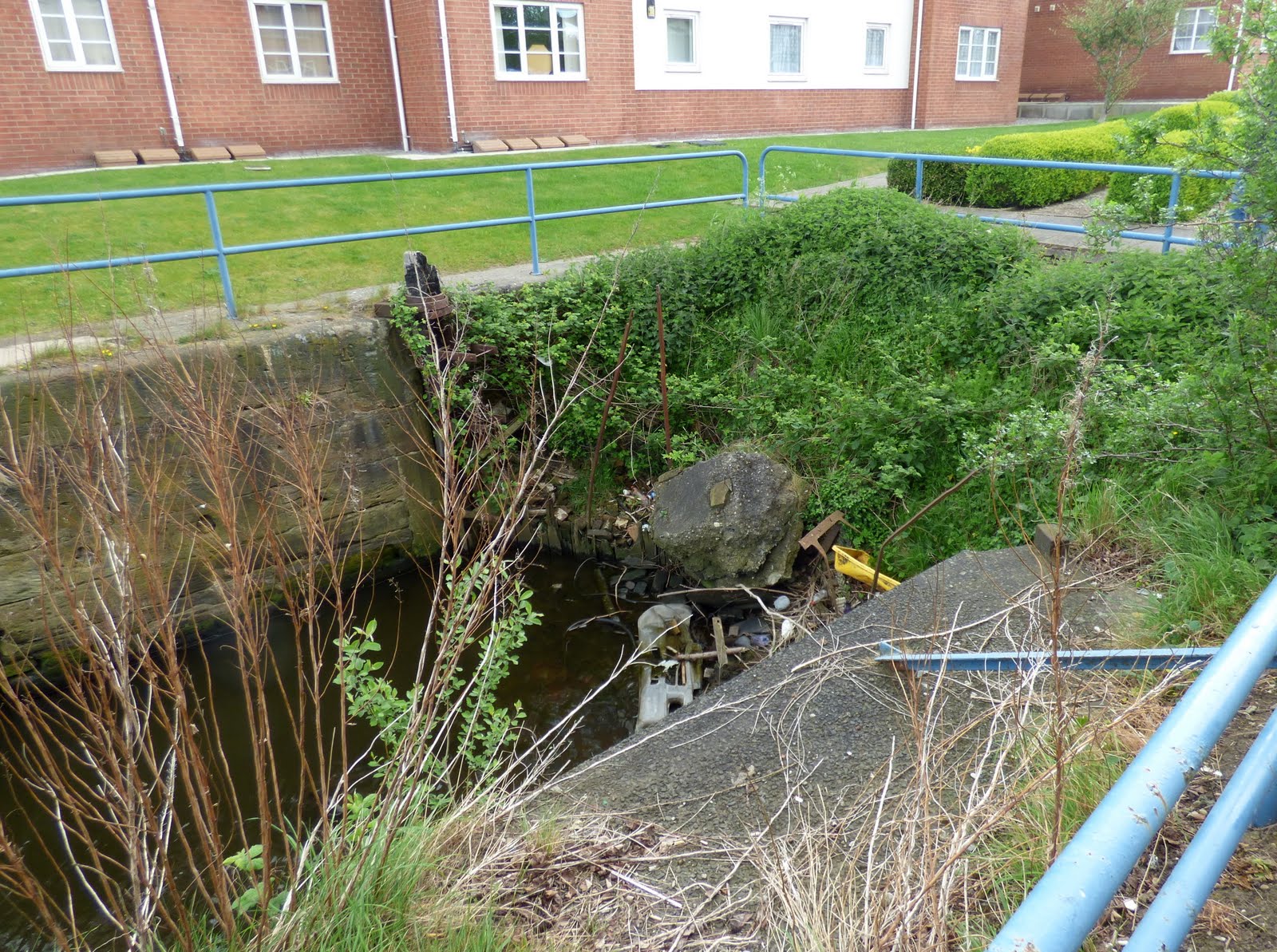 FreeSpirit : Finding the old line Runcorn locks