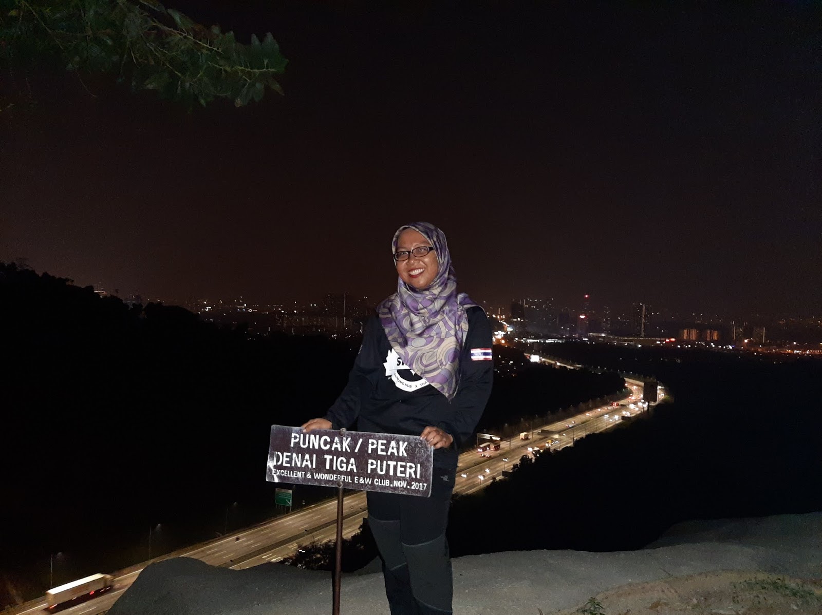 Hiking Bukit Denai Tiga Puteri - Night View
