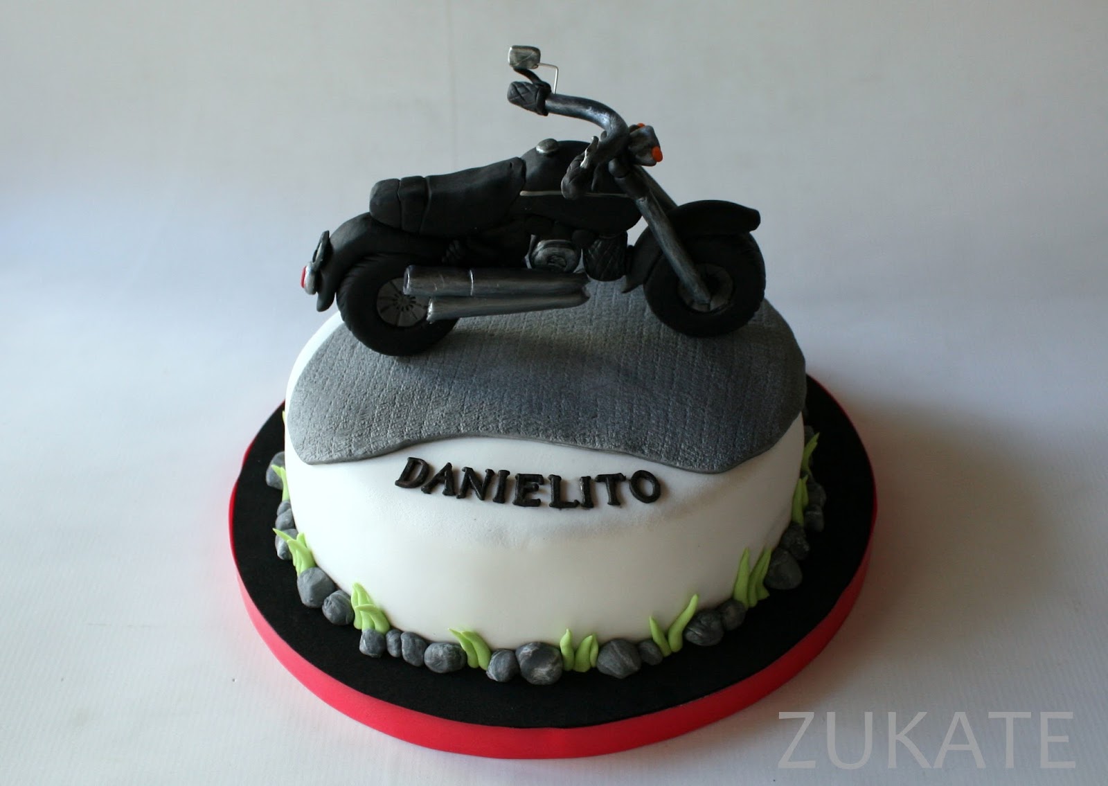 TORTA DE MOTO CHOPERA PARA CELESTE | ZUKATE