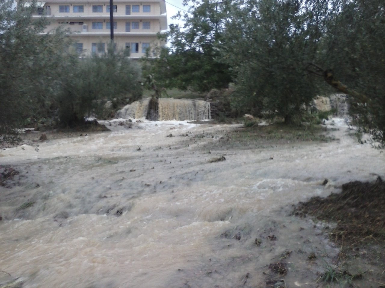 VOUTOSPRESS.GR: 2η μερα απο της Καταστροφες στην Κεφαλονια και ας ...