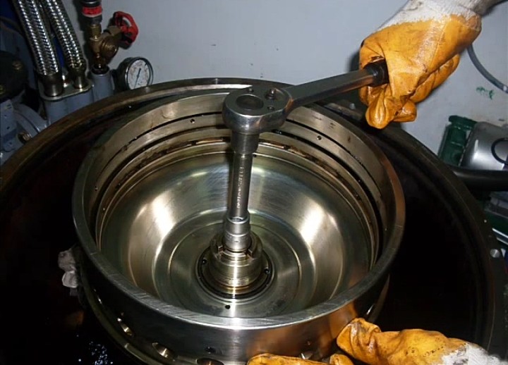 Marine Sea Time: PROCEDURE FOR OVERHAULING PURIFIER ON BOARD SHIP