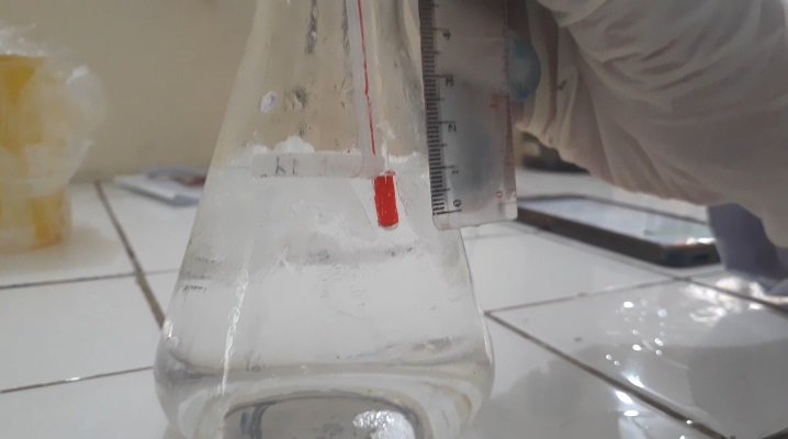 LAPORAN PRAKTIKUM KALIBRASI TERMOMETER DAN PENENTUAN TITIK LELEH